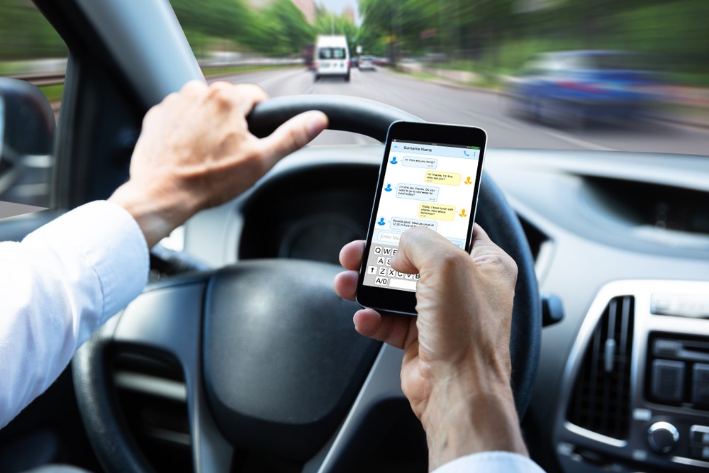 Texting While Driving Accident Lawyer in Brentwood | Free Consultation